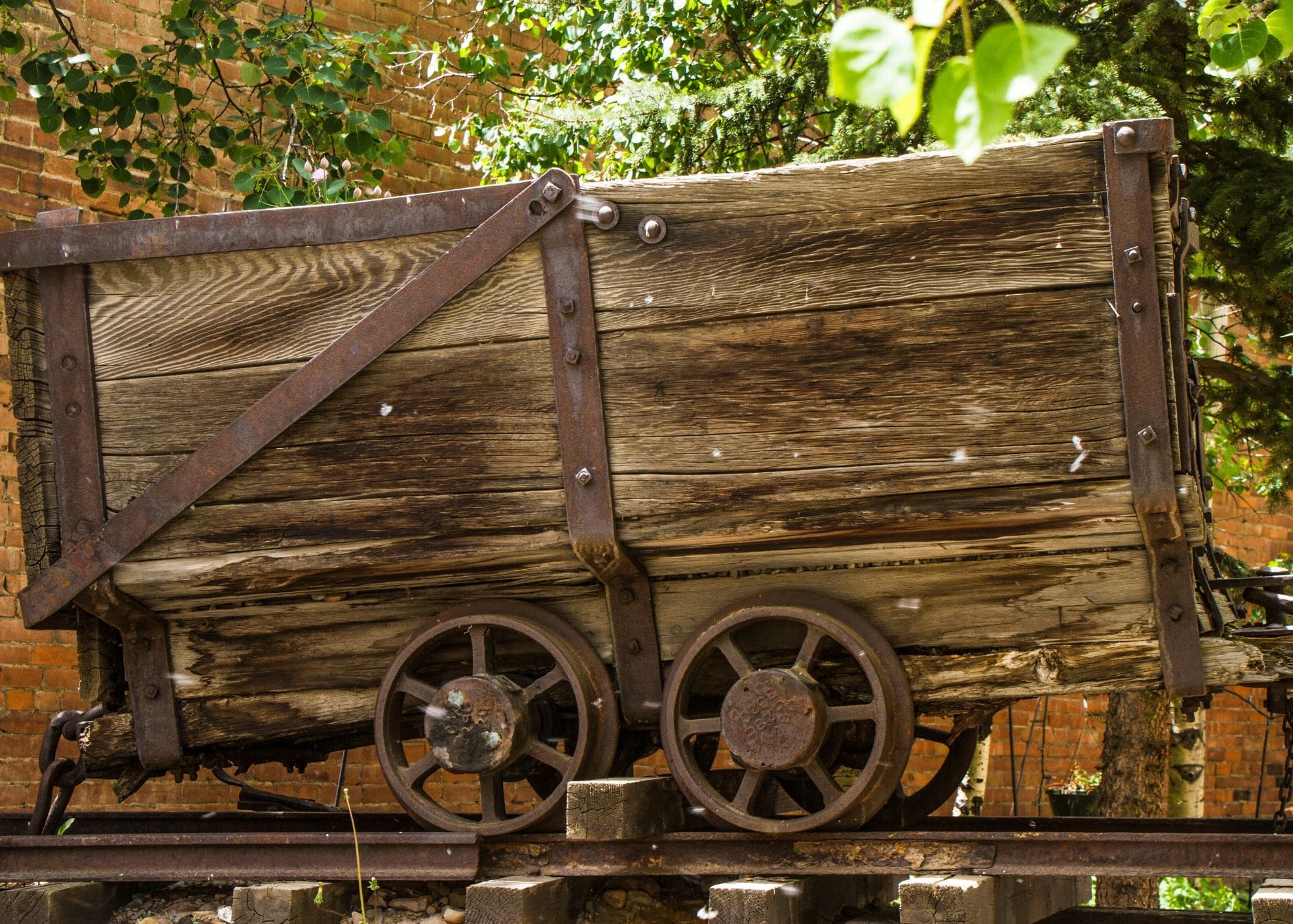 The Ultimate Colorado Guide to Gem Mining and Discovery: Unearthing ...