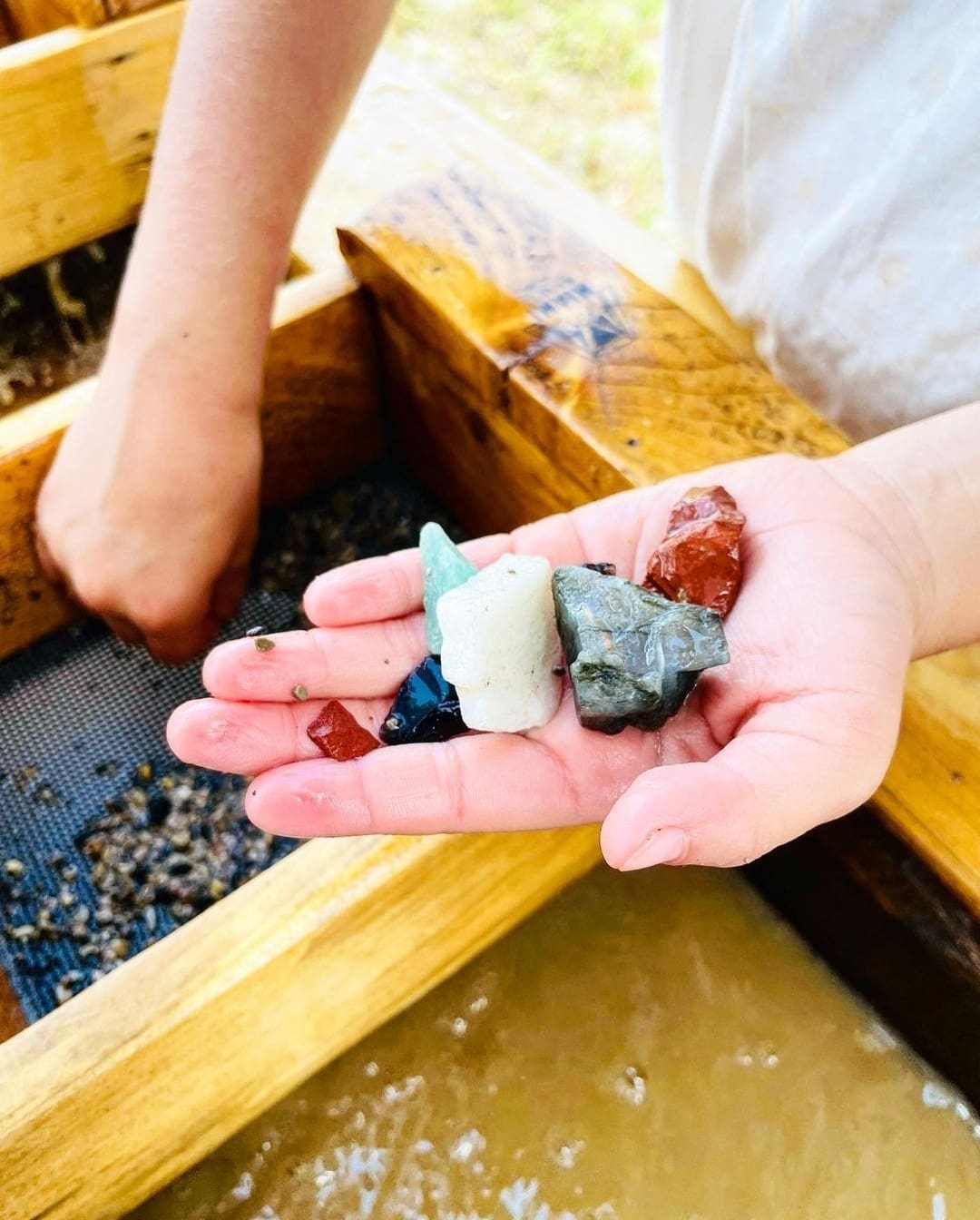 Discover Florida's Underground Wonders: Florida Gem Mining Guide