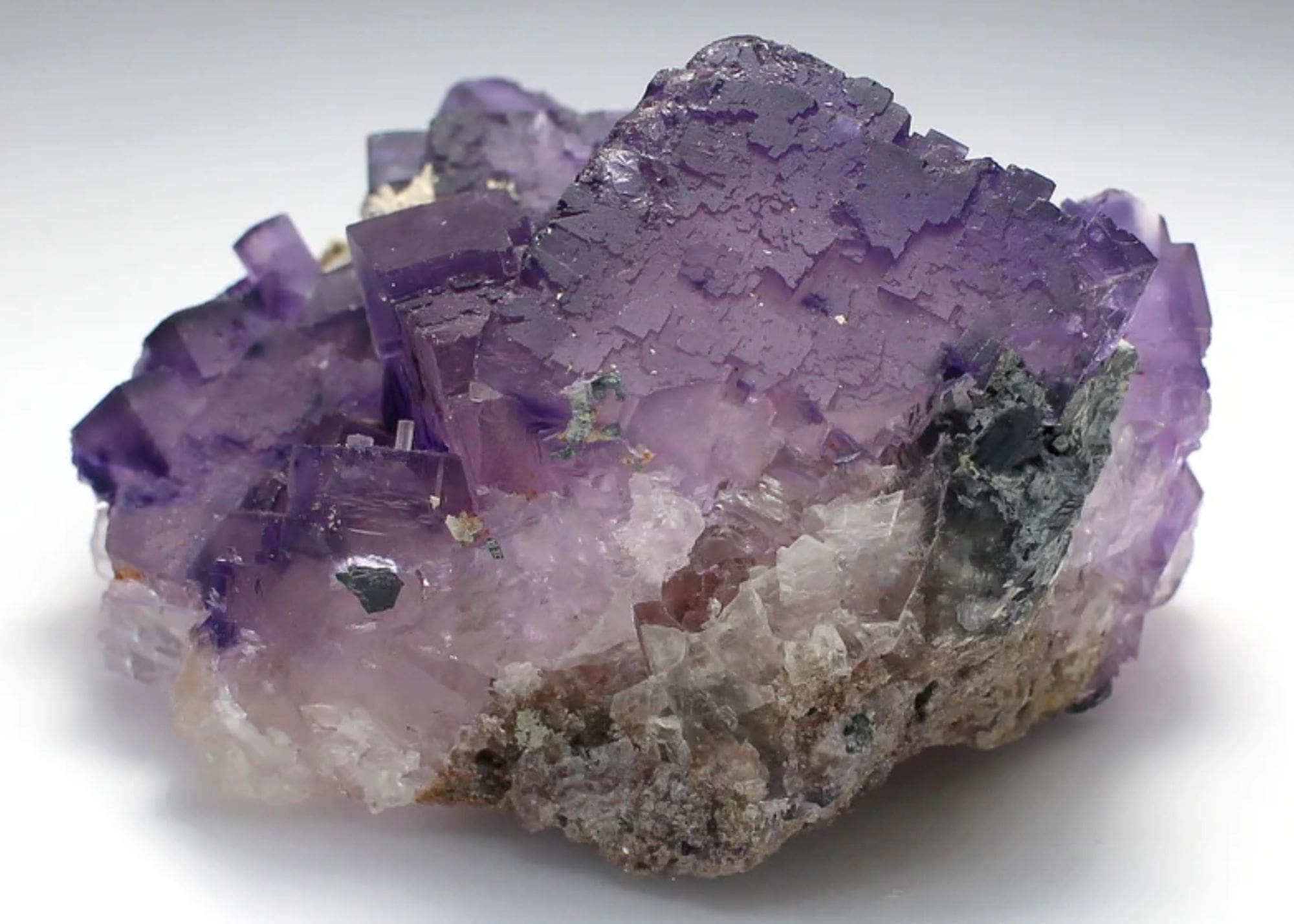 Gem Mining in Illinois Explored: Unearth Gemstones with Ultimate Guide