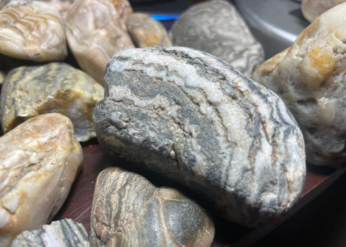 Gem Mining Nebraska: Unearthing State Treasures & Home Adventures