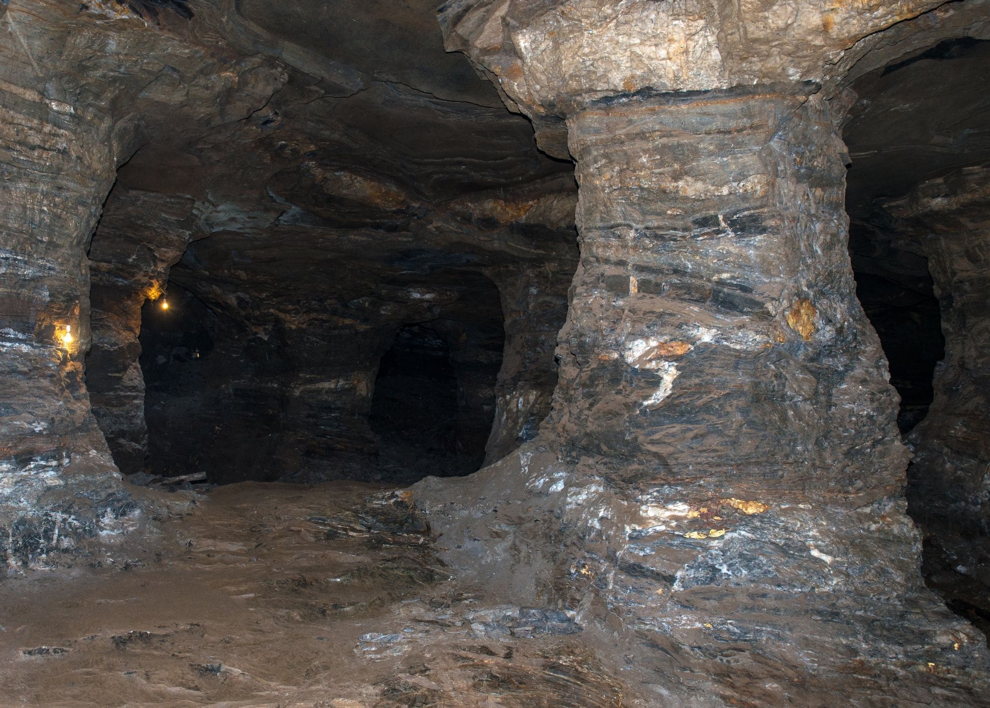 Gem Mining Washington: From Historic Finds to Modern Pursuits